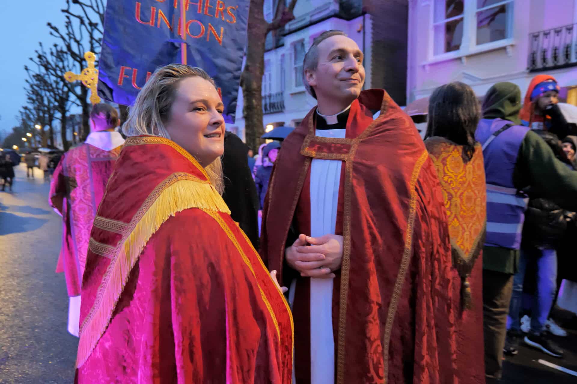 “O camel ye faithful!” – Fulham church spreads Christmas cheer with ...